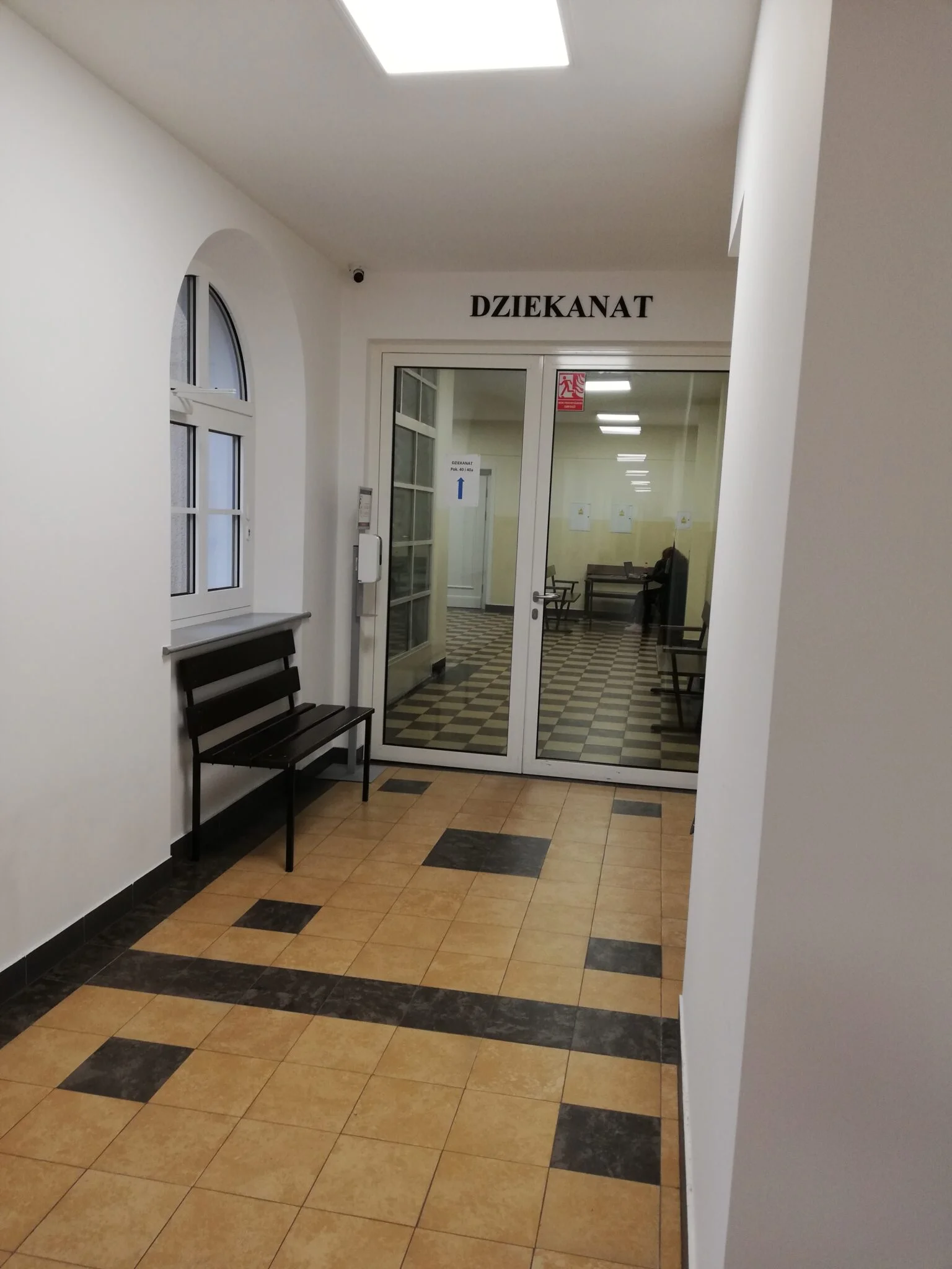 Dean's Office - Wydział Nauk Biologicznych